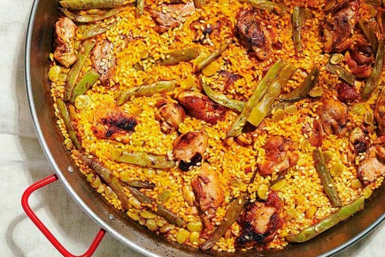Valencian Paella | The most famous Spanish Paella
